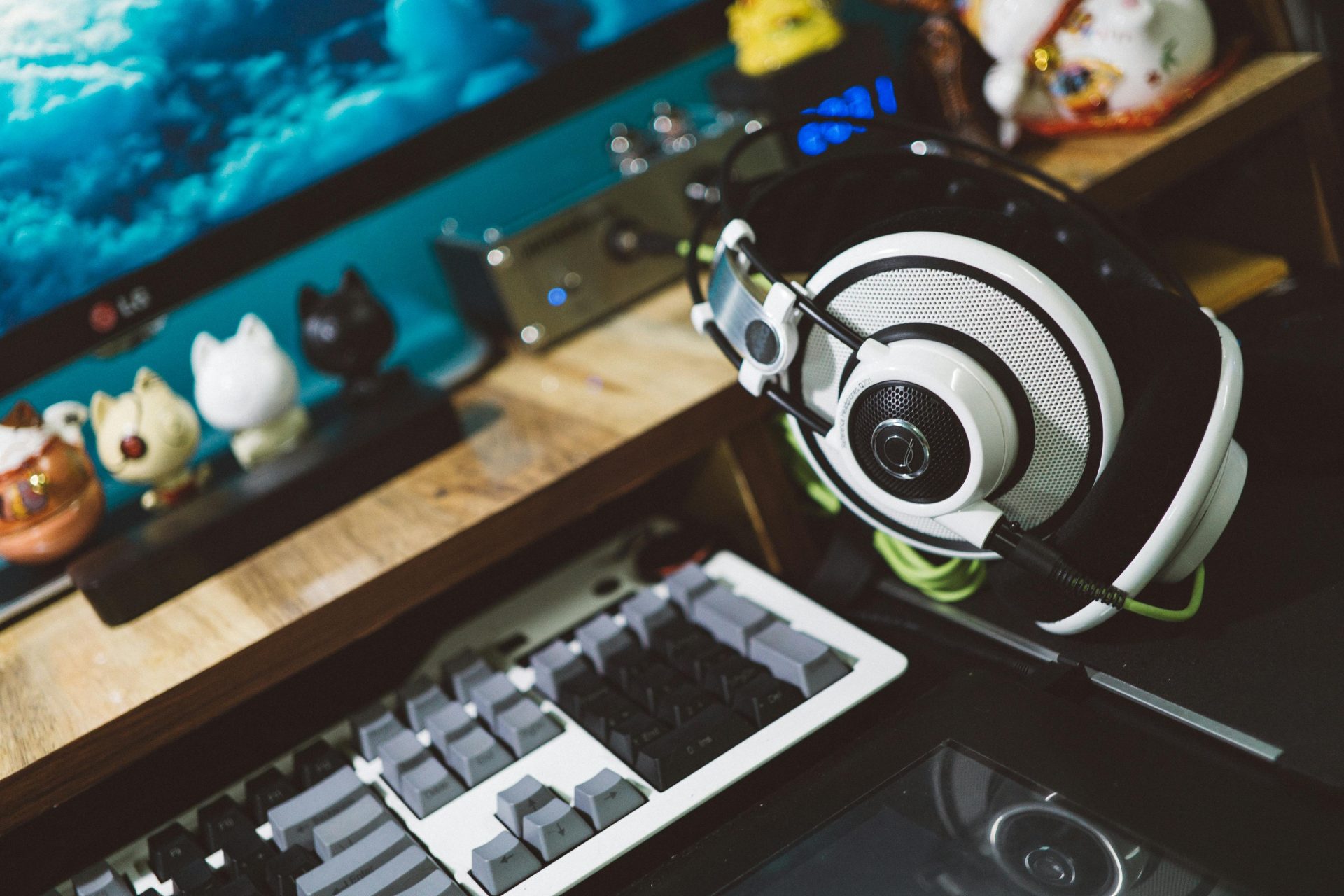 The Evolution of Keyboards: From Mechanical Typewriters to Gaming ...